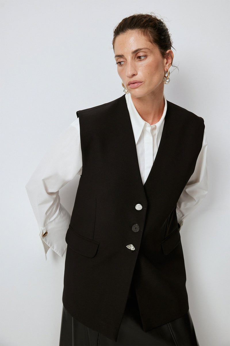 BUTTON DETAILED CREPE VEST – Touche Prive International